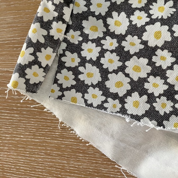 Zara | Shorts | Zara High Rise Daisy Print Shorts | Poshmark